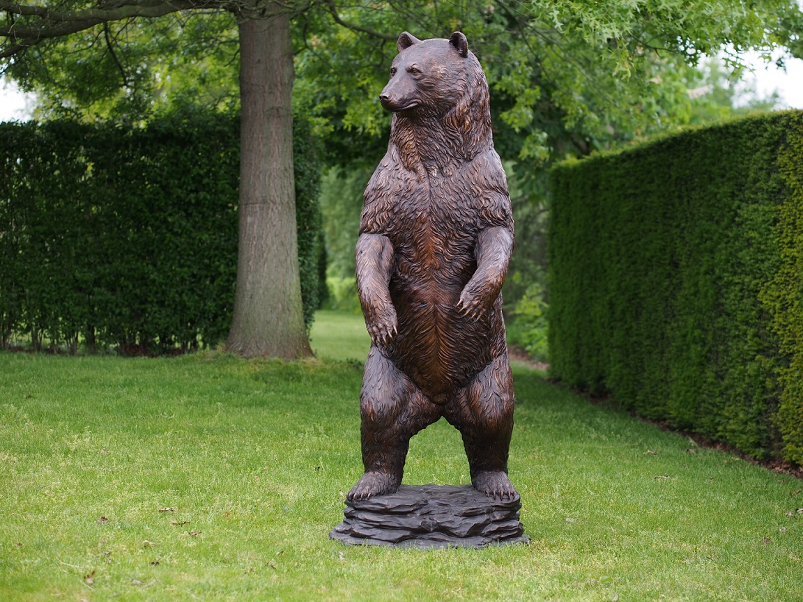 Bär Bruno stehend auf Hinterpfoten - Bronzefigur | Terrapalme Heim- und ...